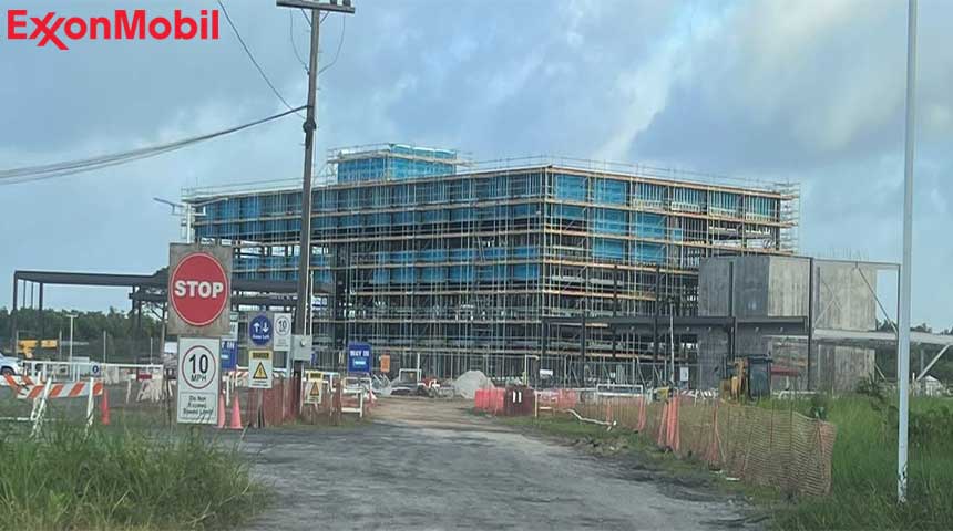 160 MILJOEN US-DOLLAR VOOR ULTRAMODERN OFFSHORE COMMANDOCENTRUM, EXXON ...